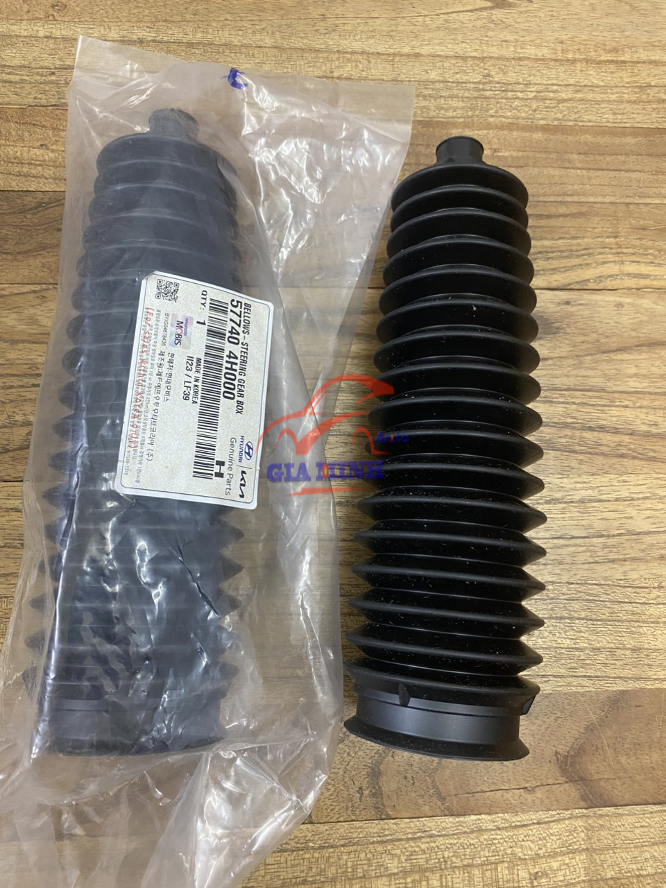 CAO SU CHỤP BỤI THƯỚC LÁI HYUNDAI GRAND STAREX - Phụ tùng ô tô chính hãng