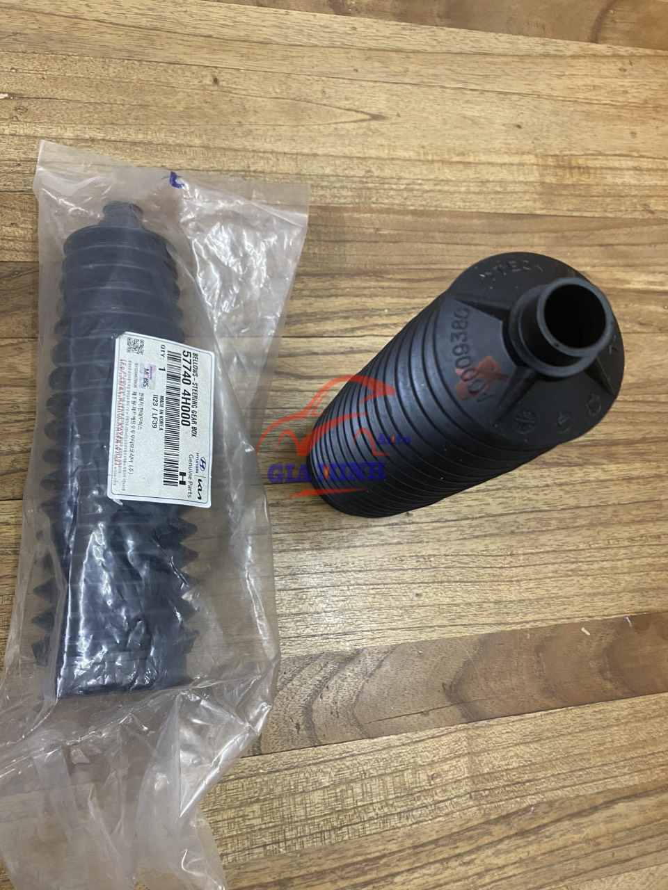 CAO SU CHỤP BỤI THƯỚC LÁI HYUNDAI GRAND STAREX - Phụ tùng ô tô chính hãng